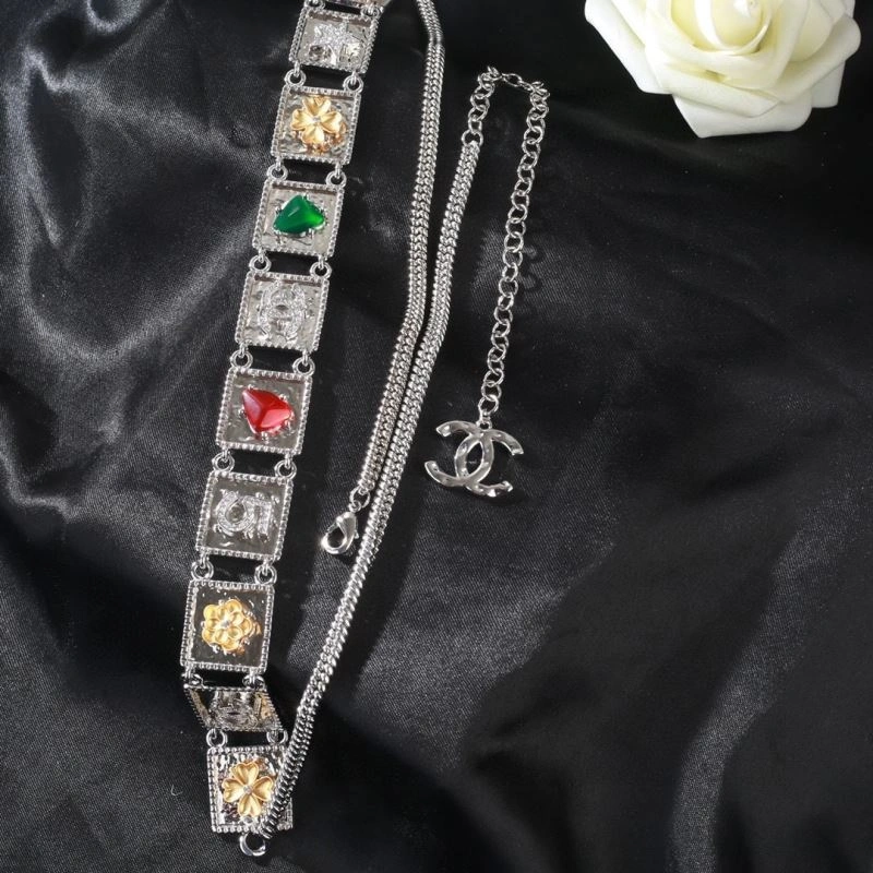 Top mirror Chanel Necklaces