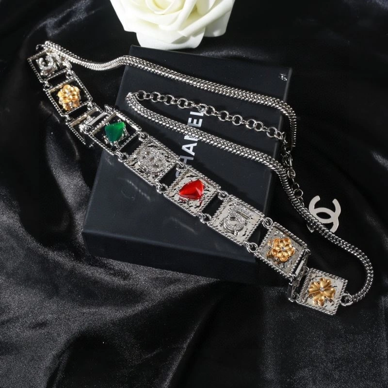 Top mirror Chanel Necklaces