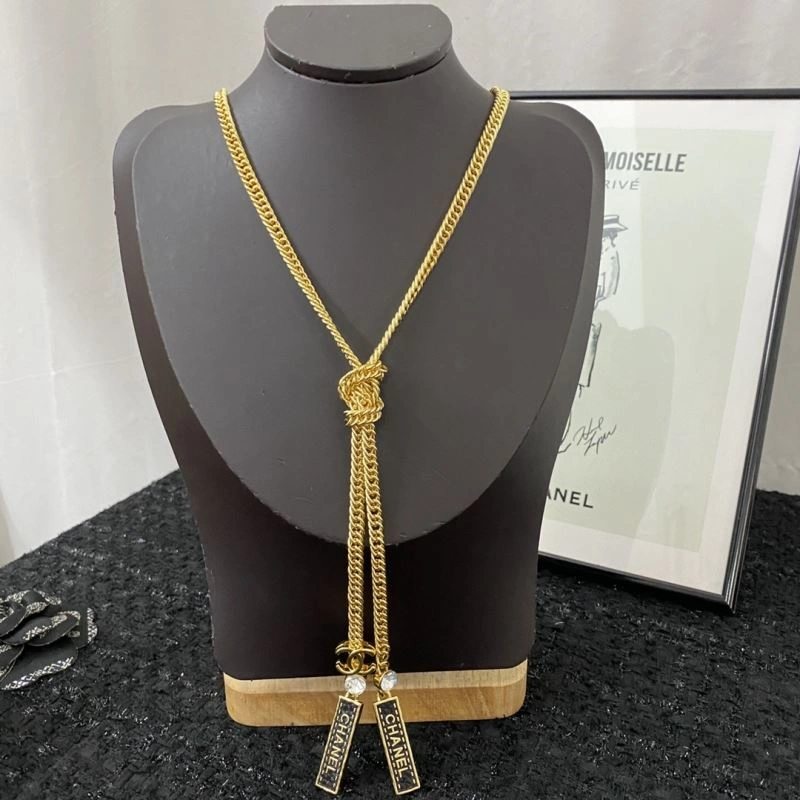 Top match Chanel Necklaces