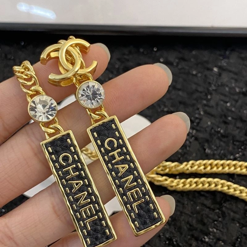 Top match Chanel Necklaces