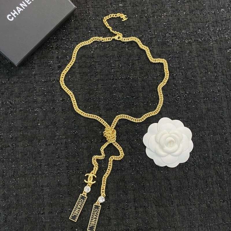 Top match Chanel Necklaces