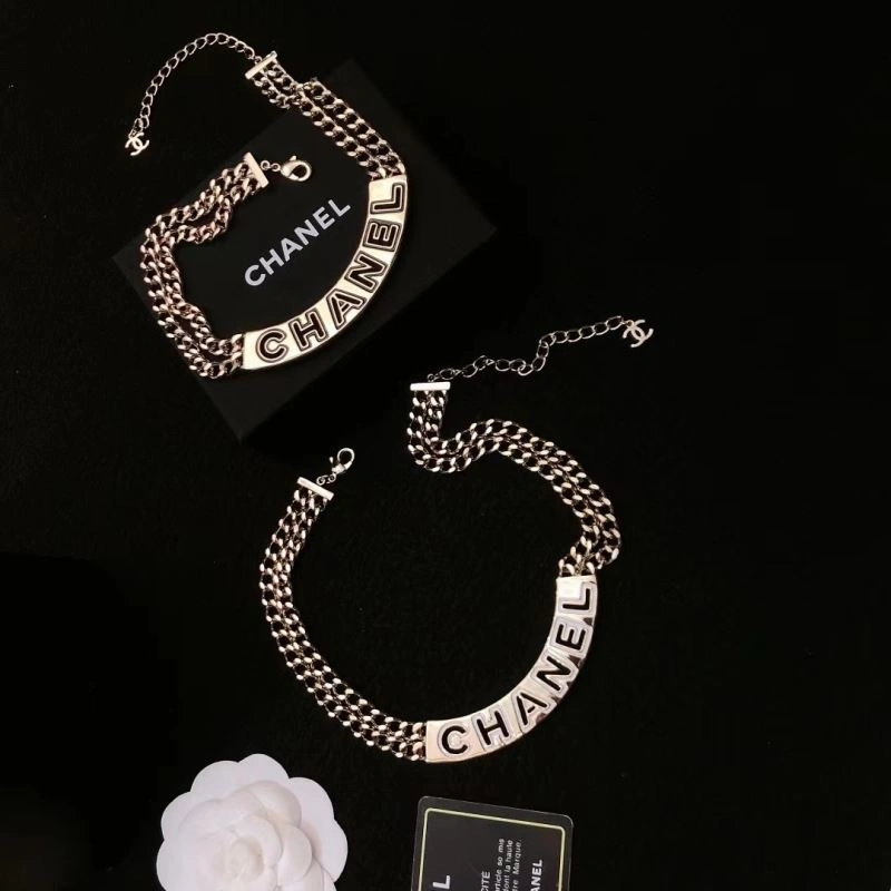 Top match Chanel Necklaces