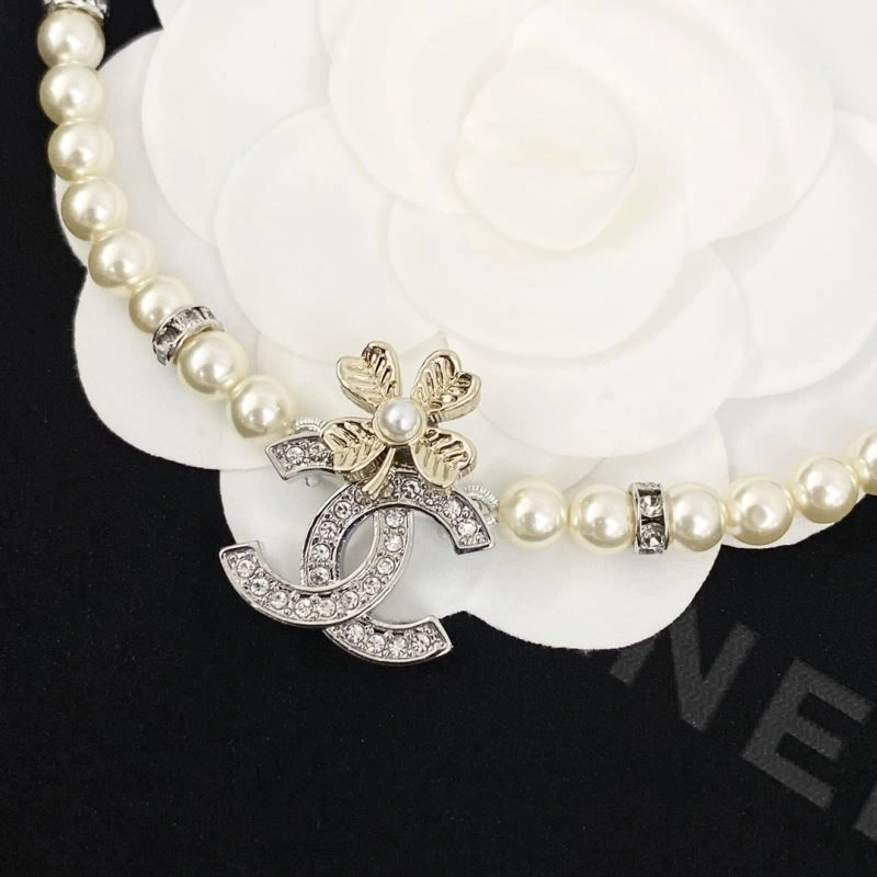 Top mirror Chanel Necklaces