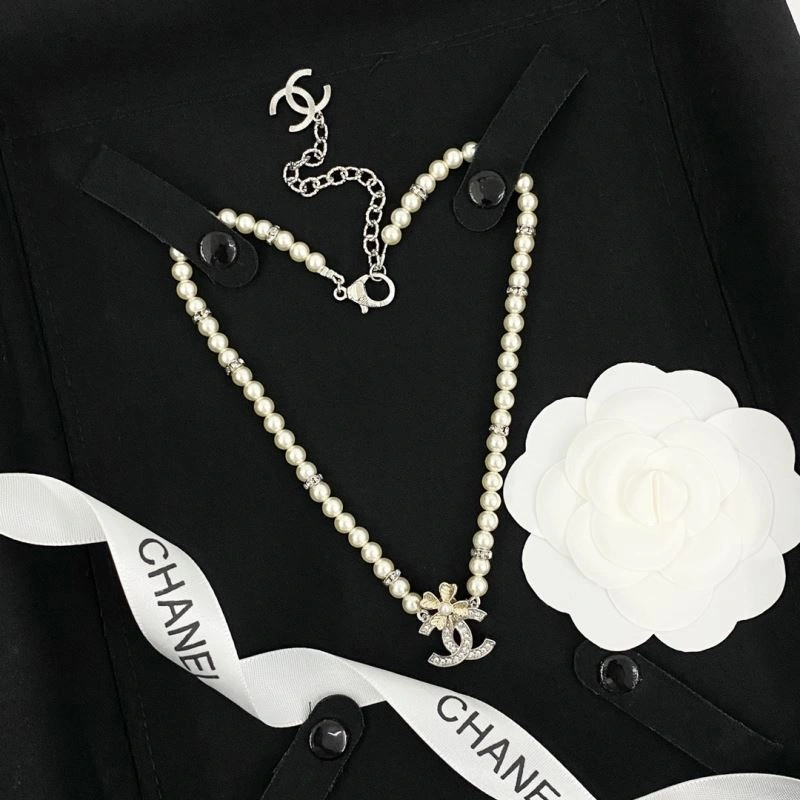 Top mirror Chanel Necklaces