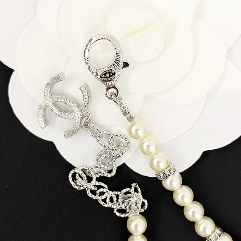 Top mirror Chanel Necklaces