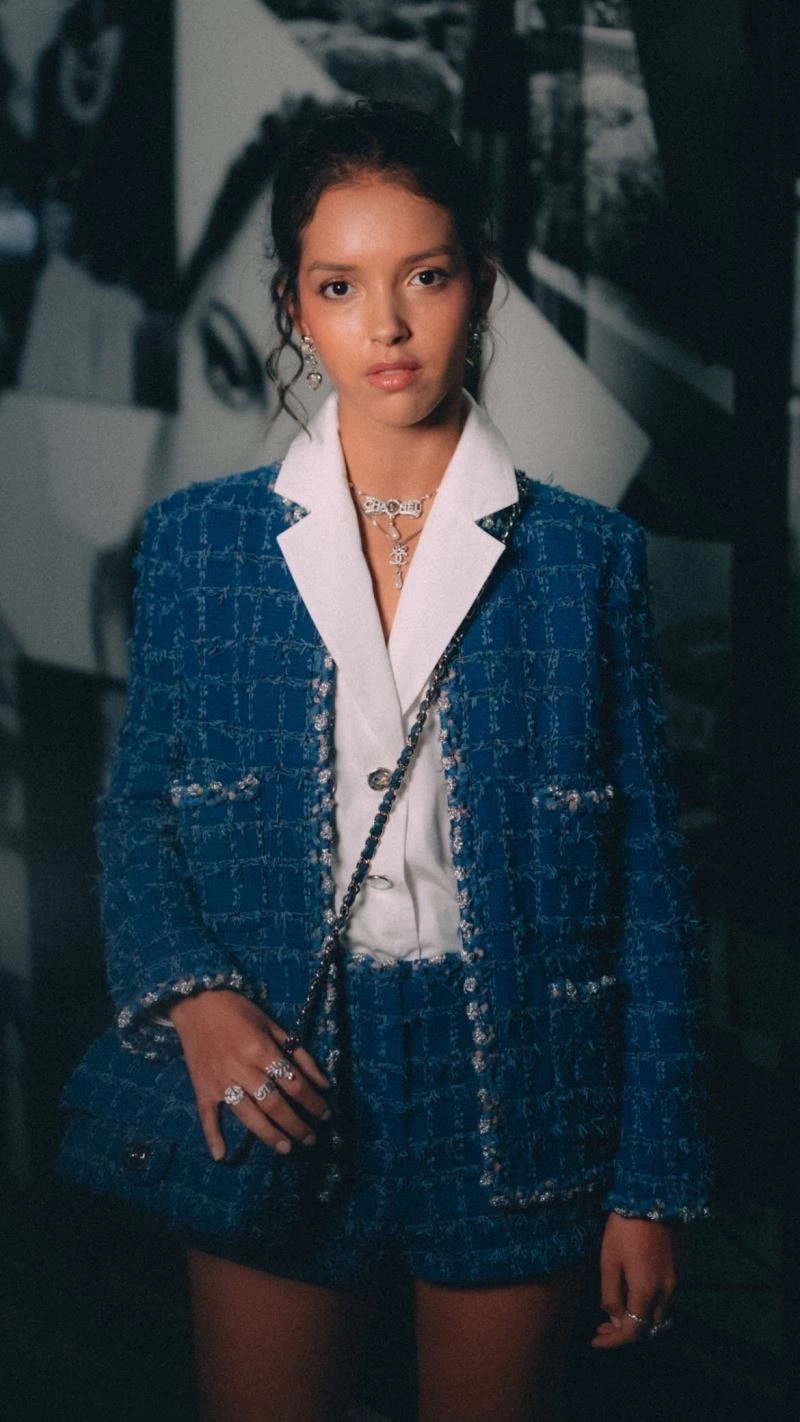 Bargain Chanel Necklaces