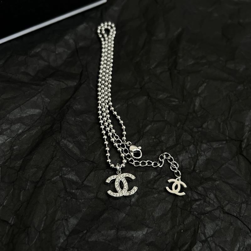 Accurate model Chanel Necklaces