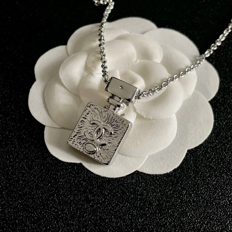 High accuracy Chanel Necklaces