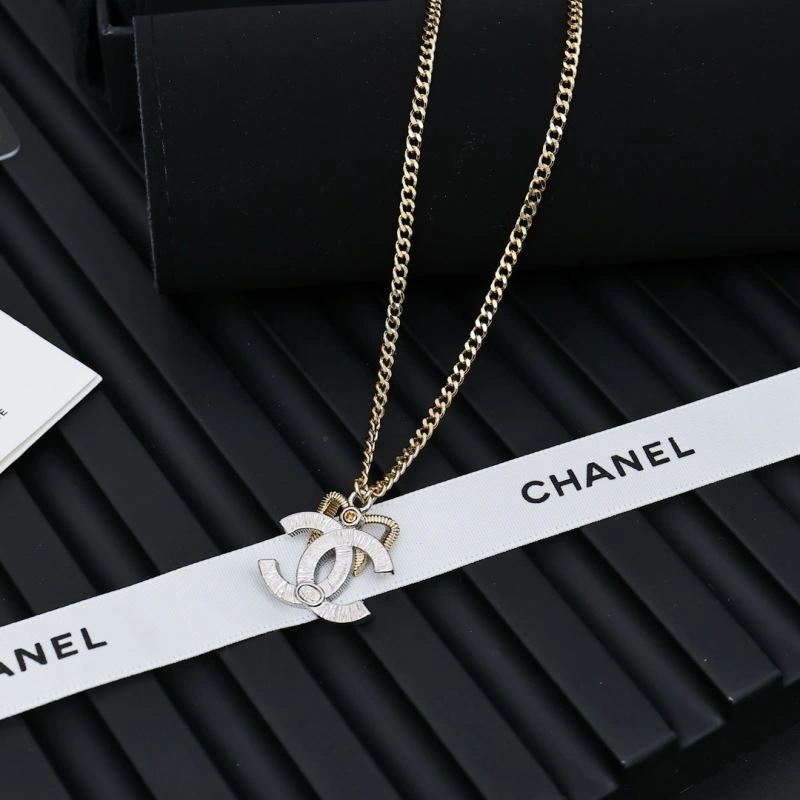 Accurate model Chanel Necklaces