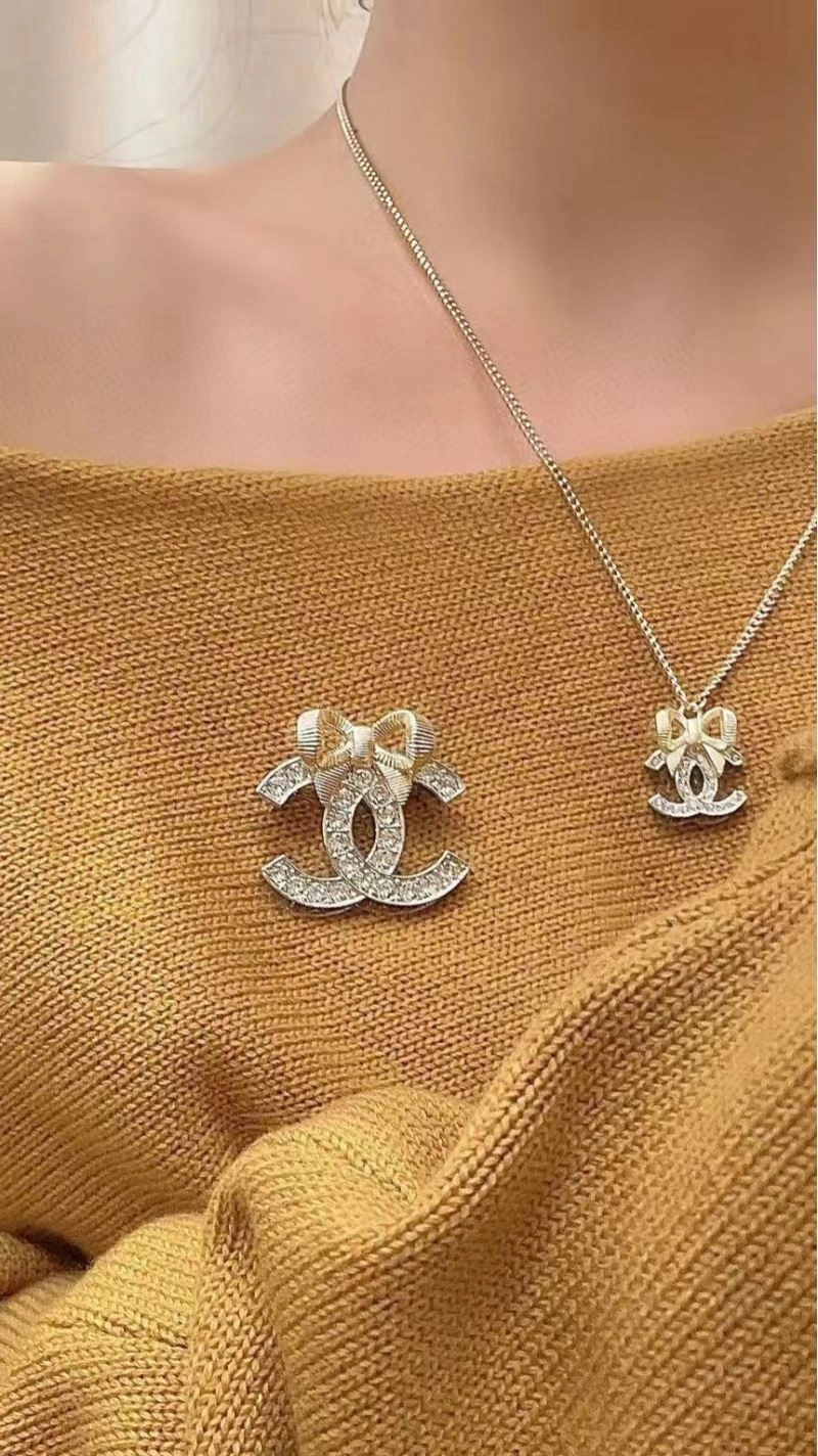 Accurate model Chanel Necklaces