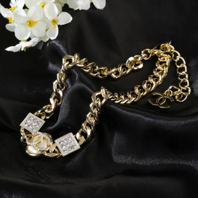Accurate model Chanel Necklaces