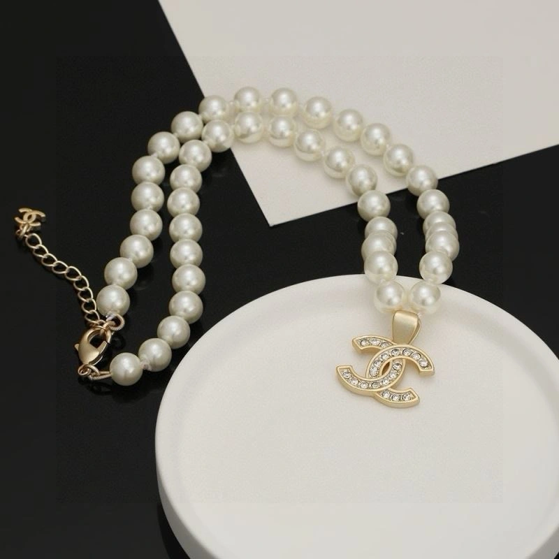 Accurate model Chanel Necklaces