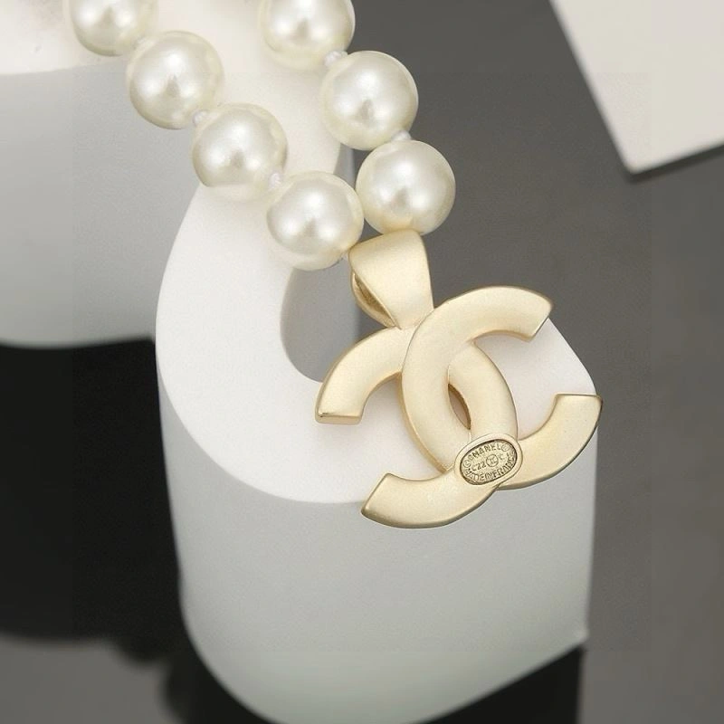 Accurate model Chanel Necklaces