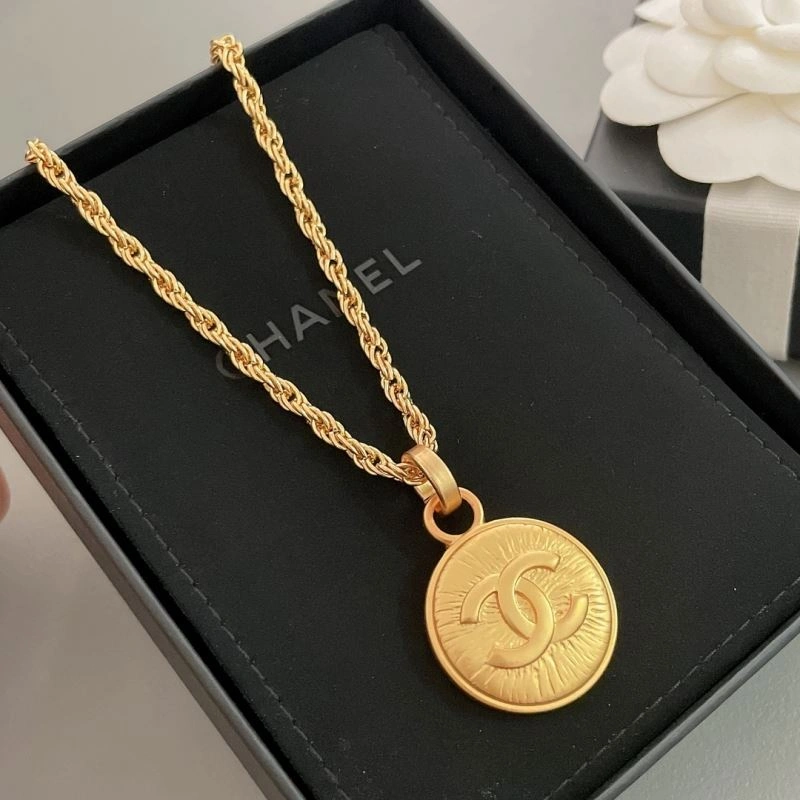 Bargain Chanel Necklaces