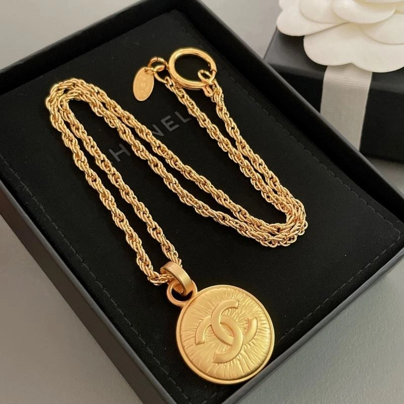 Bargain Chanel Necklaces