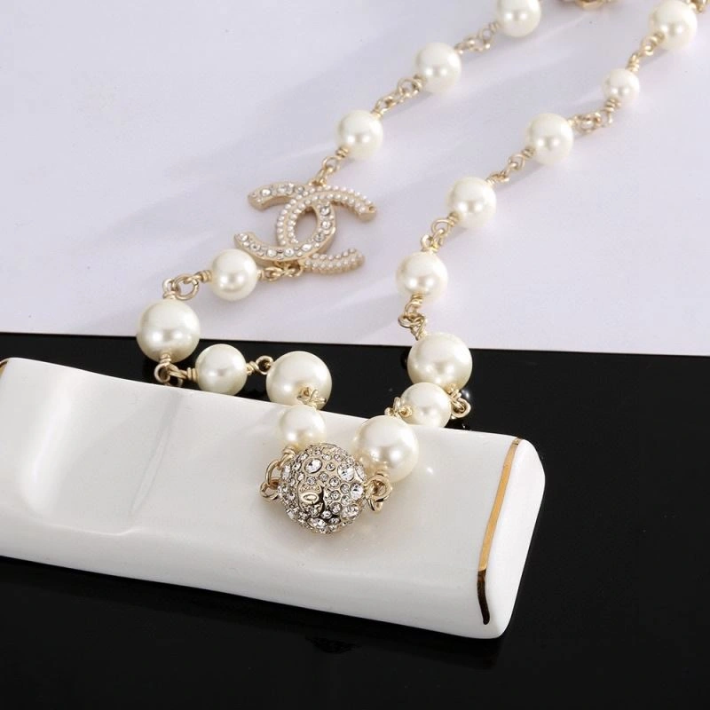 Bargain Chanel Necklaces