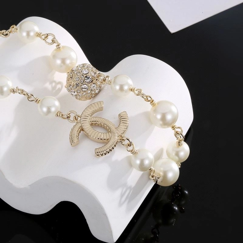 Bargain Chanel Necklaces
