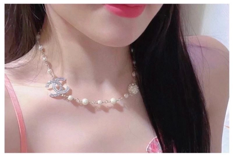 Bargain Chanel Necklaces