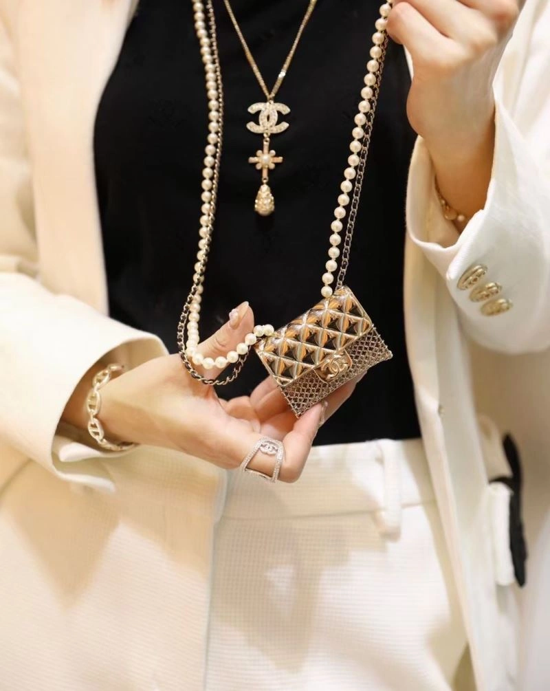 Low-cost Chanel Necklaces