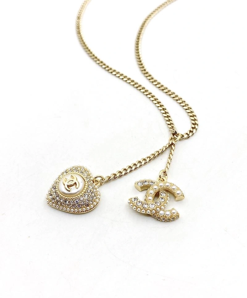 Top match Chanel Necklaces