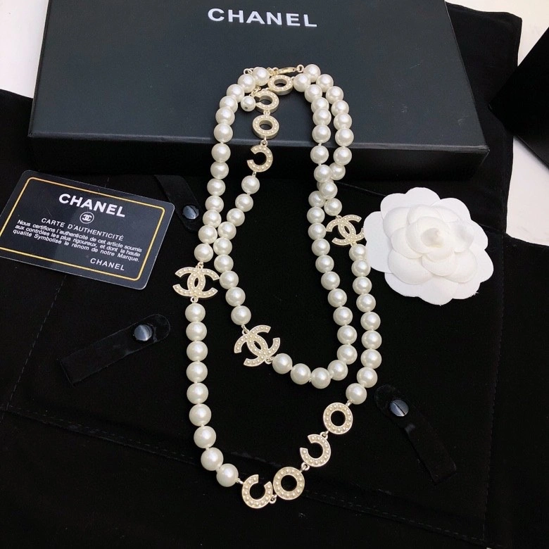 Top match Chanel Necklaces