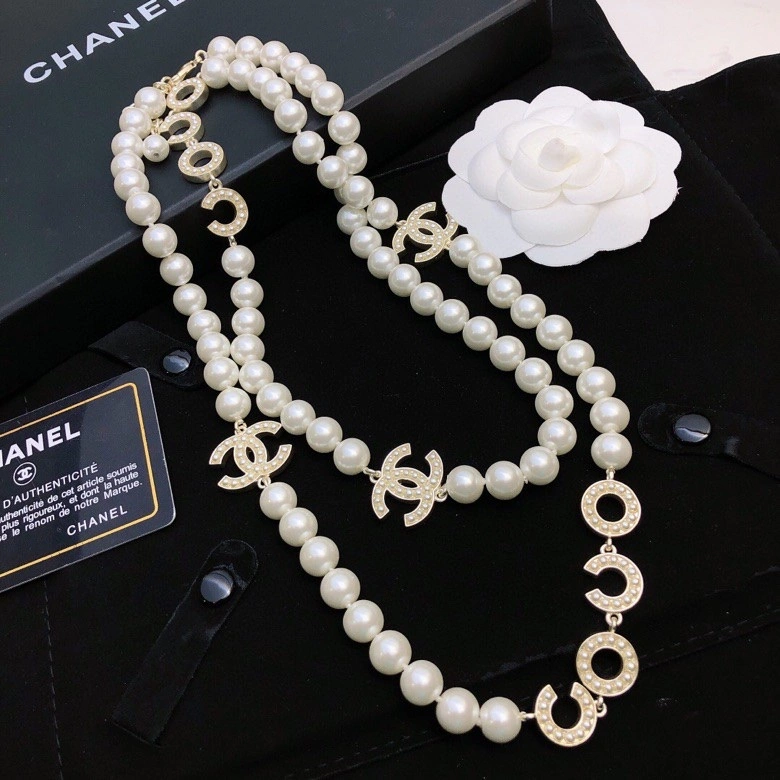 Top match Chanel Necklaces