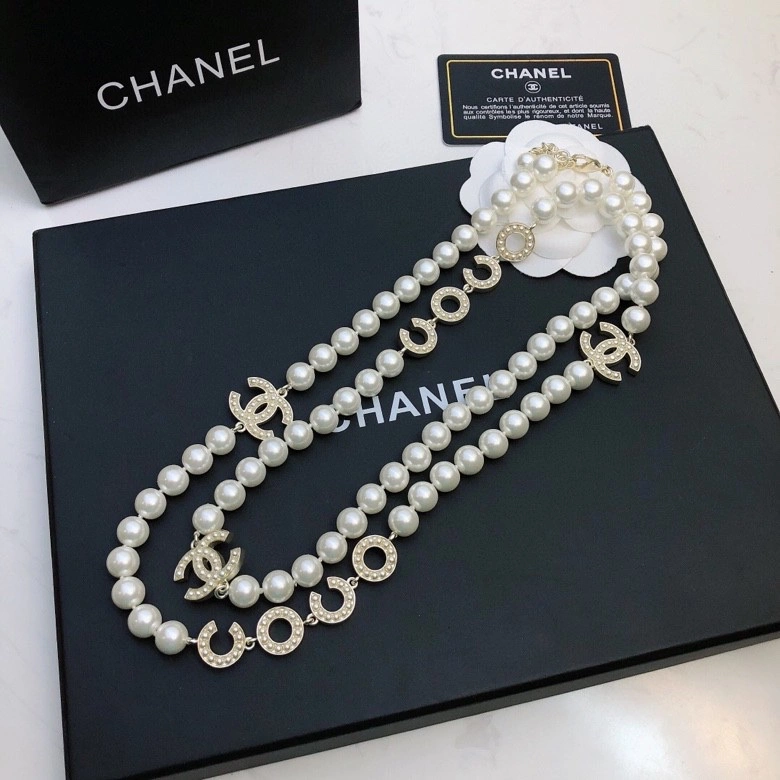 Top match Chanel Necklaces