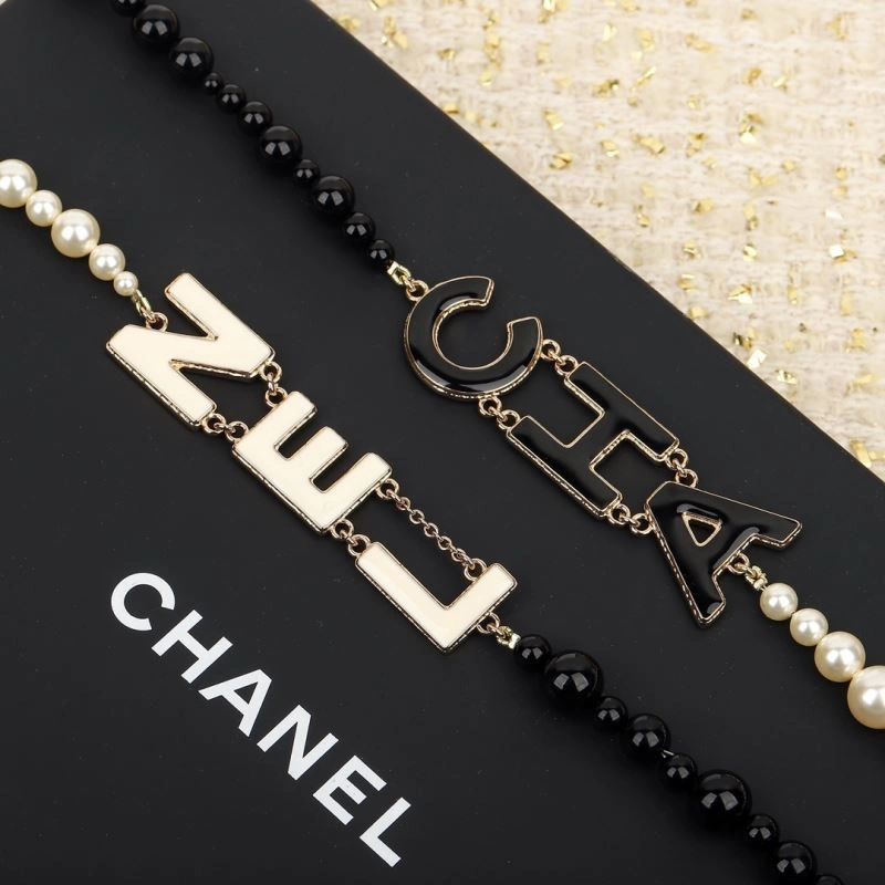 Top mirror Chanel Necklaces