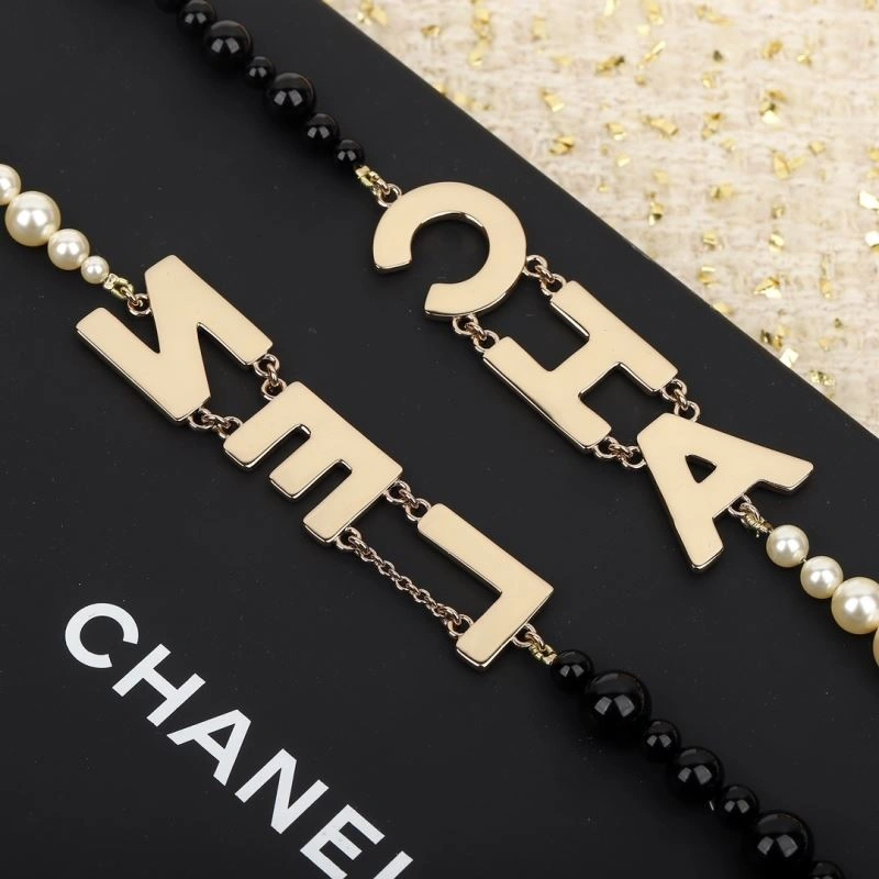 Top mirror Chanel Necklaces