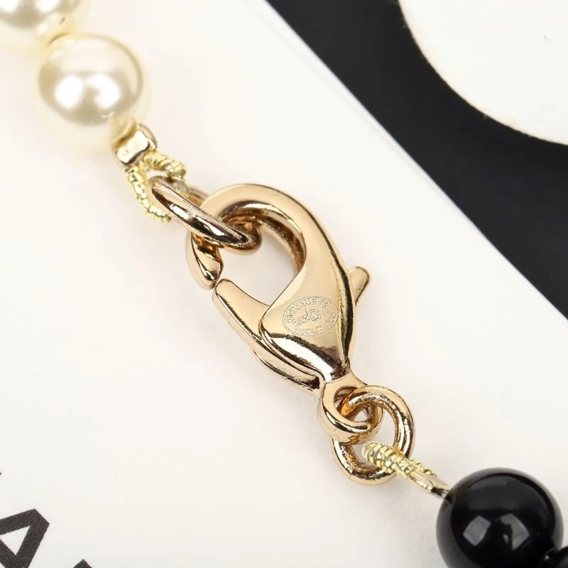 Top mirror Chanel Necklaces
