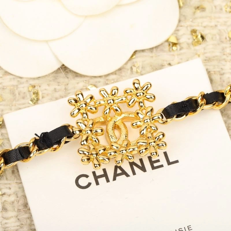 Top match Chanel Necklaces