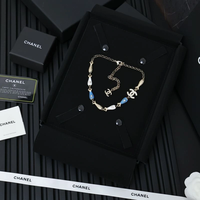 Top match Chanel Necklaces