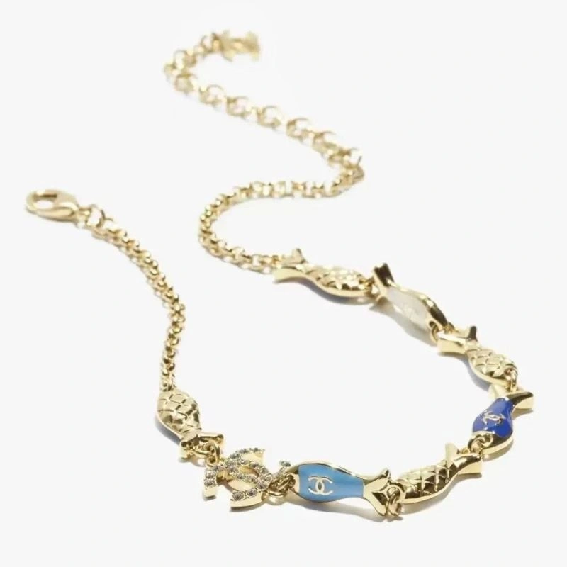 Top match Chanel Necklaces