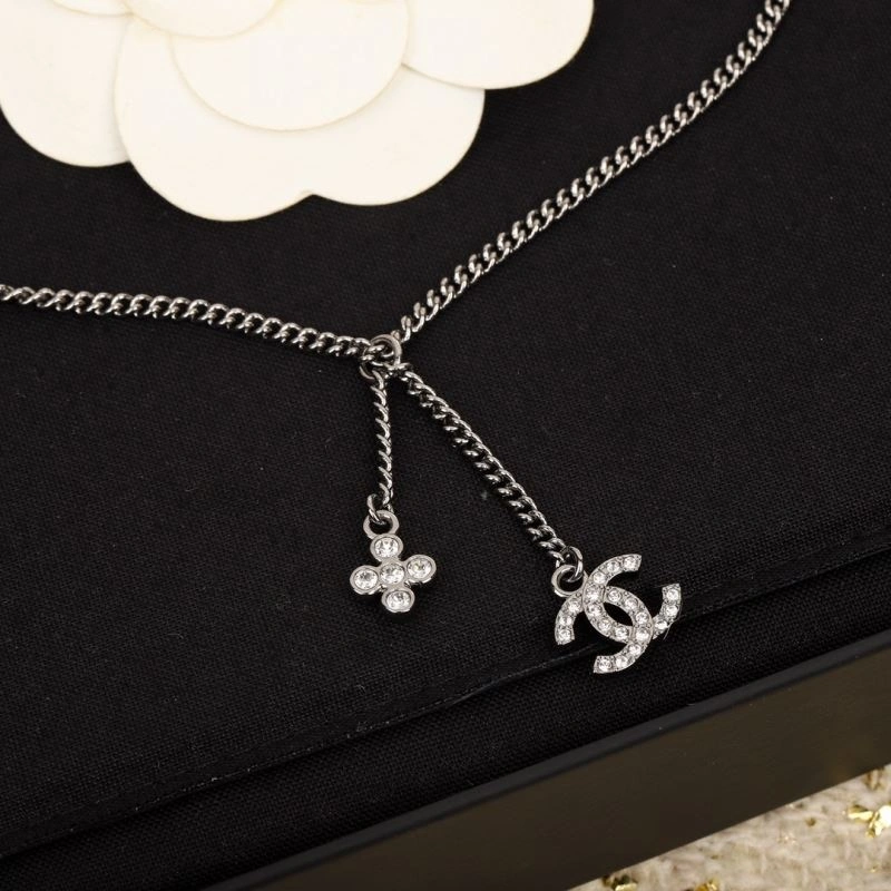 Top match Chanel Necklaces