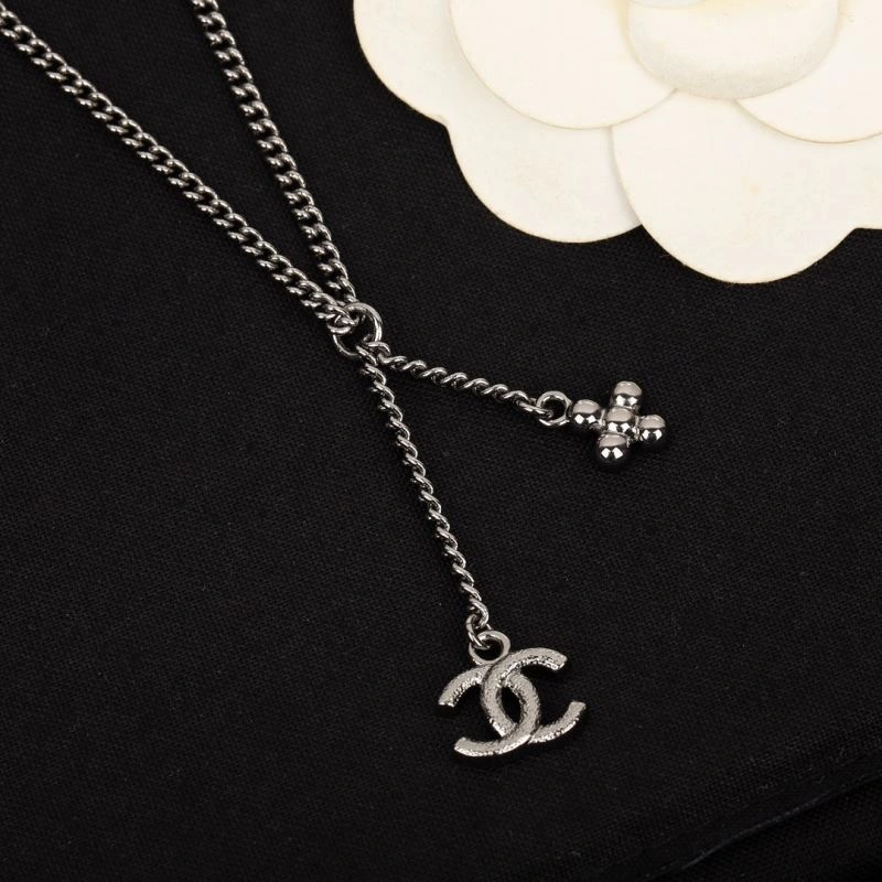 Top match Chanel Necklaces