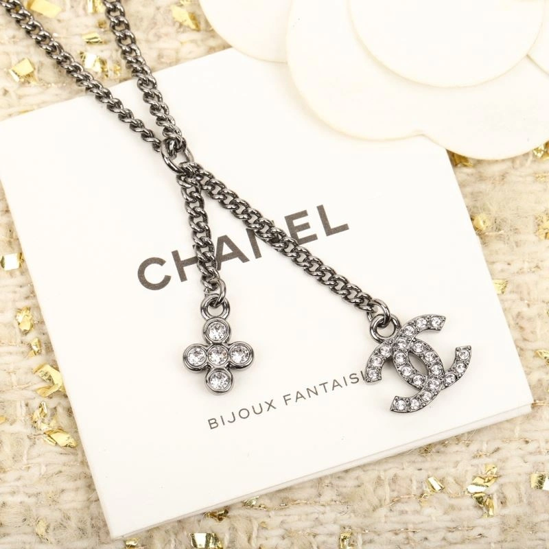 Top match Chanel Necklaces