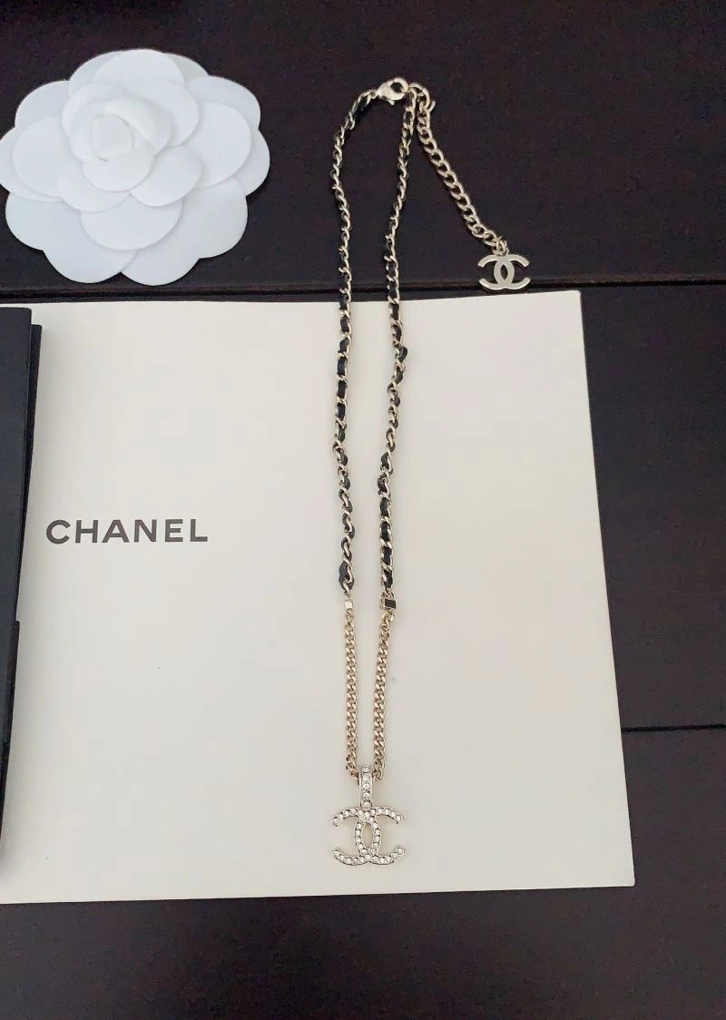 Top match Chanel Necklaces