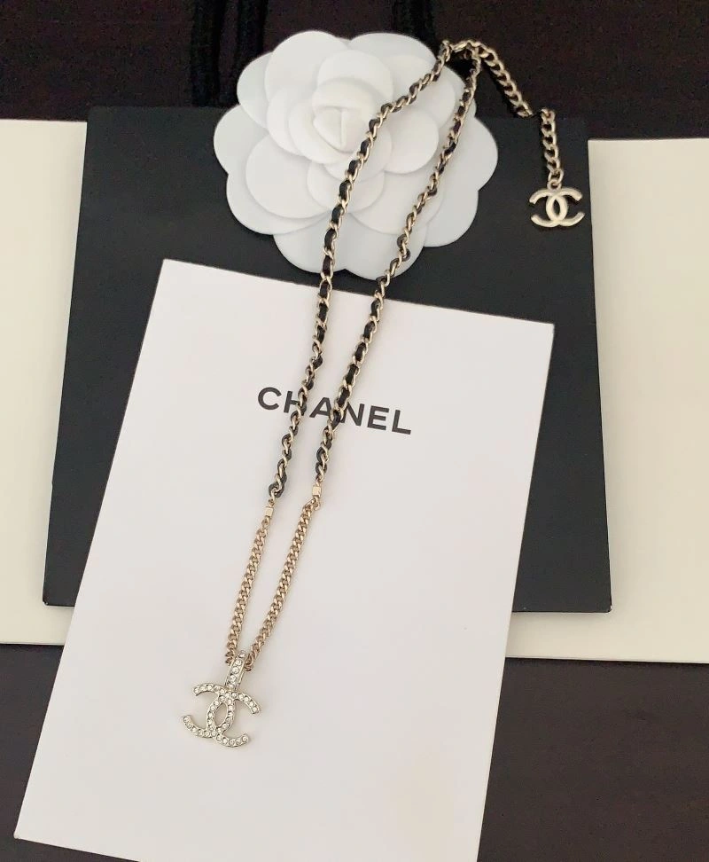 Top match Chanel Necklaces