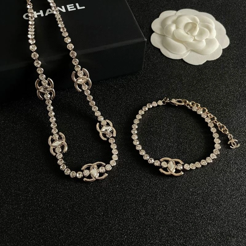 Inexpensive Chanel Necklaces