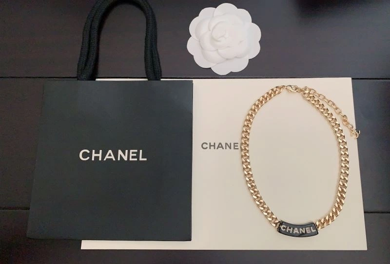 Bargain Chanel Necklaces