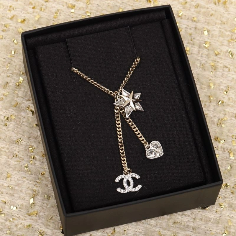 Top mirror Chanel Necklaces