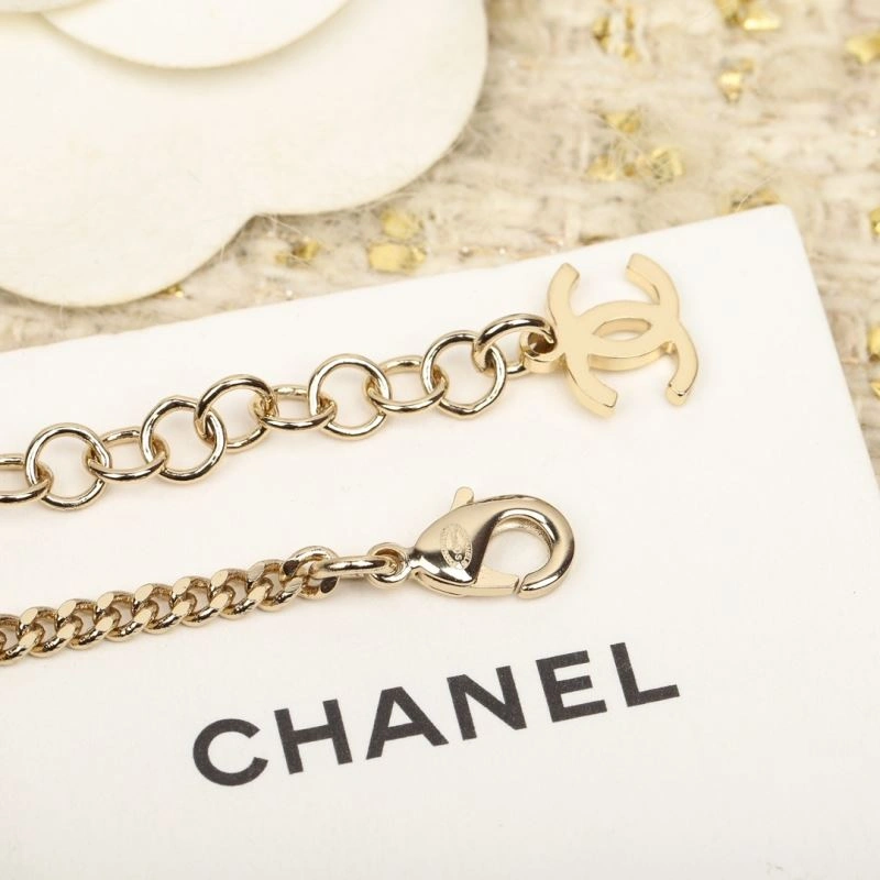 Top mirror Chanel Necklaces