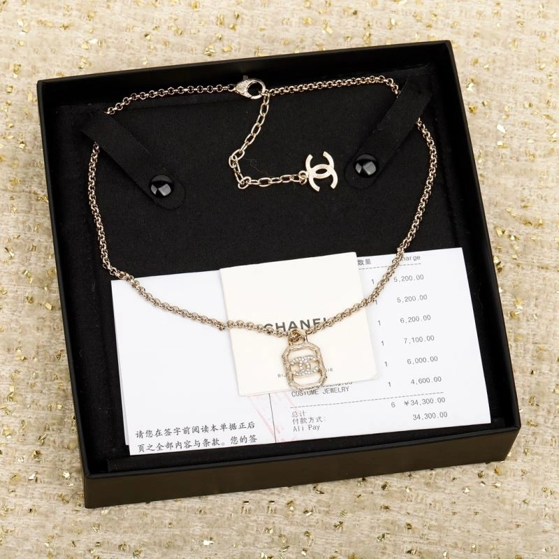 Top match Chanel Necklaces