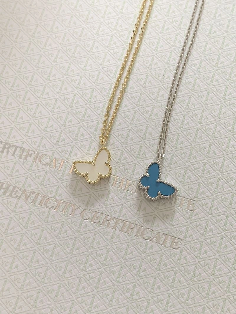 Top mirror Chanel Necklaces