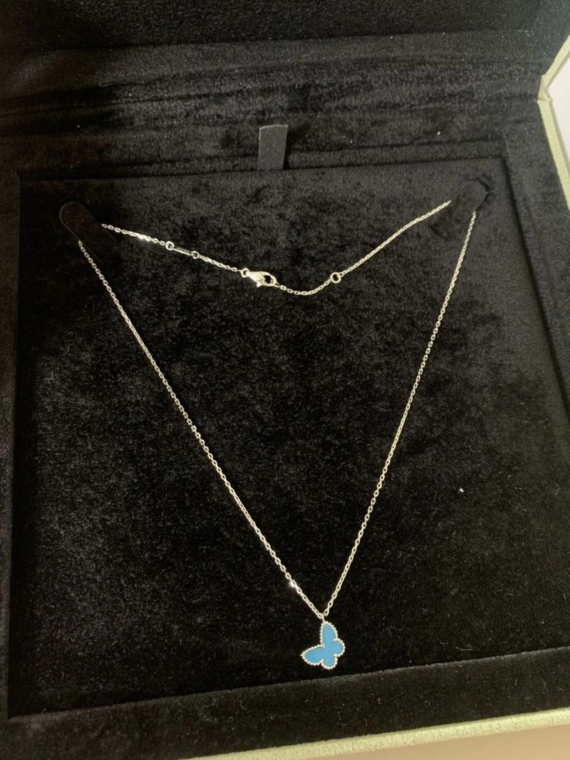 Top mirror Chanel Necklaces