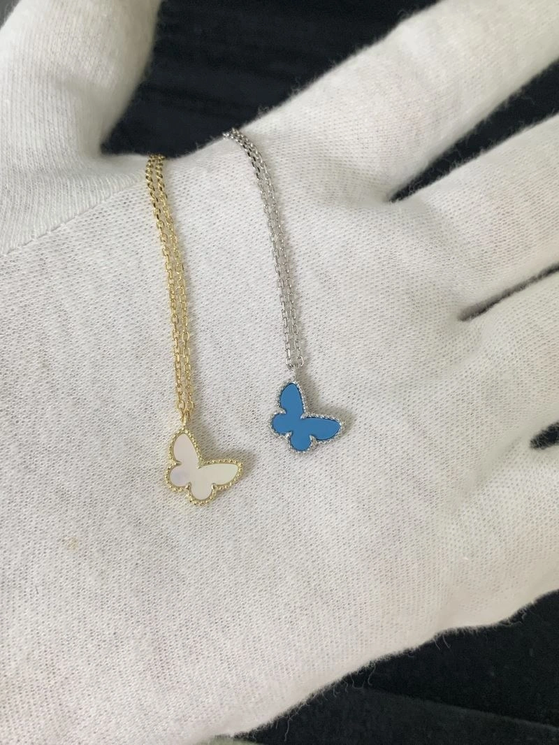Top mirror Chanel Necklaces