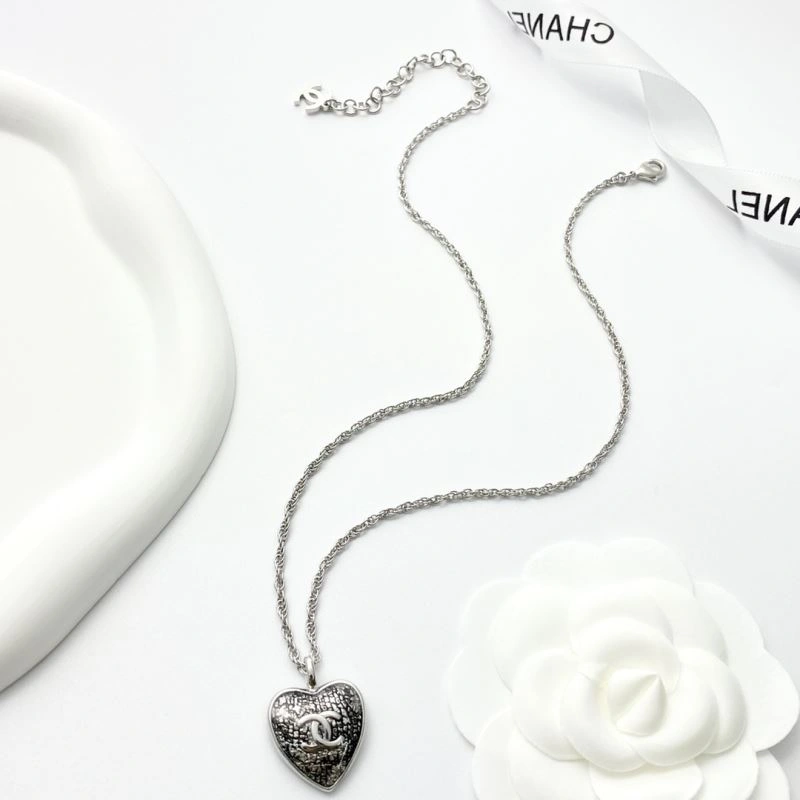 Bargain Chanel Necklaces