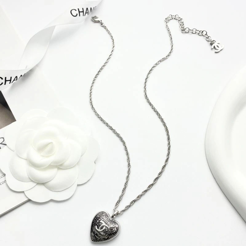 Bargain Chanel Necklaces