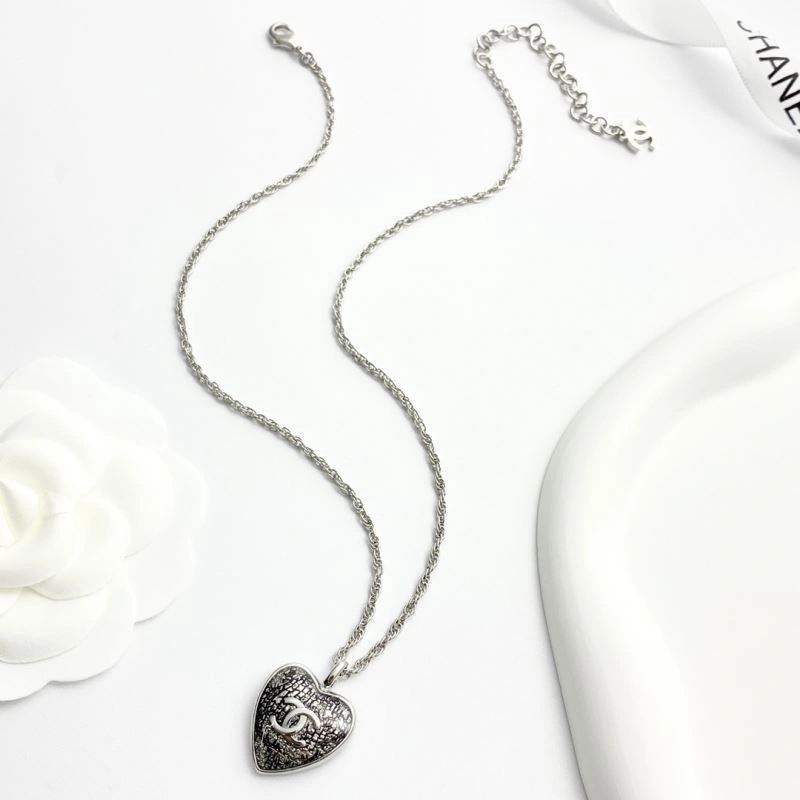 Bargain Chanel Necklaces