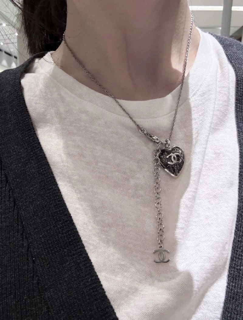Bargain Chanel Necklaces